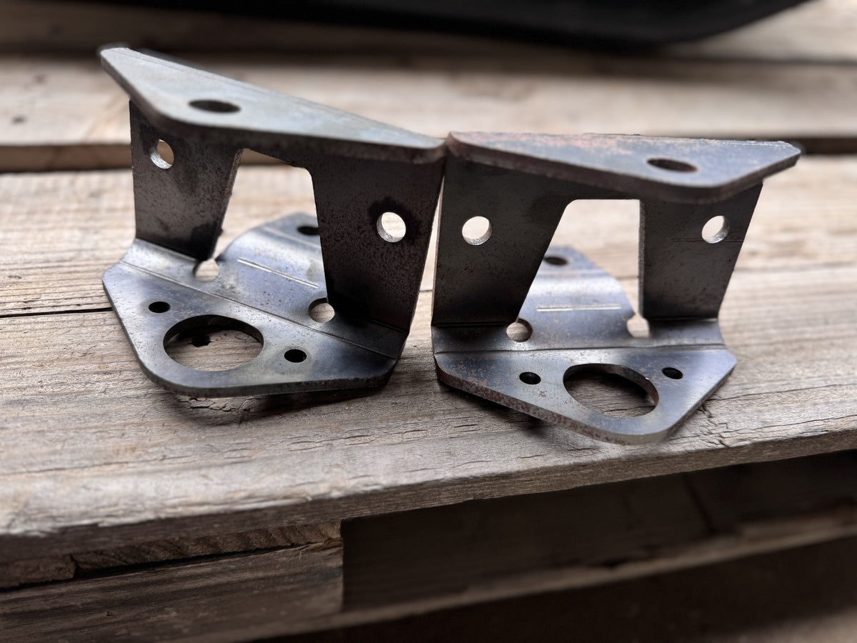 Spring Hangers to suit 40 series – McKinnon's Cruisers