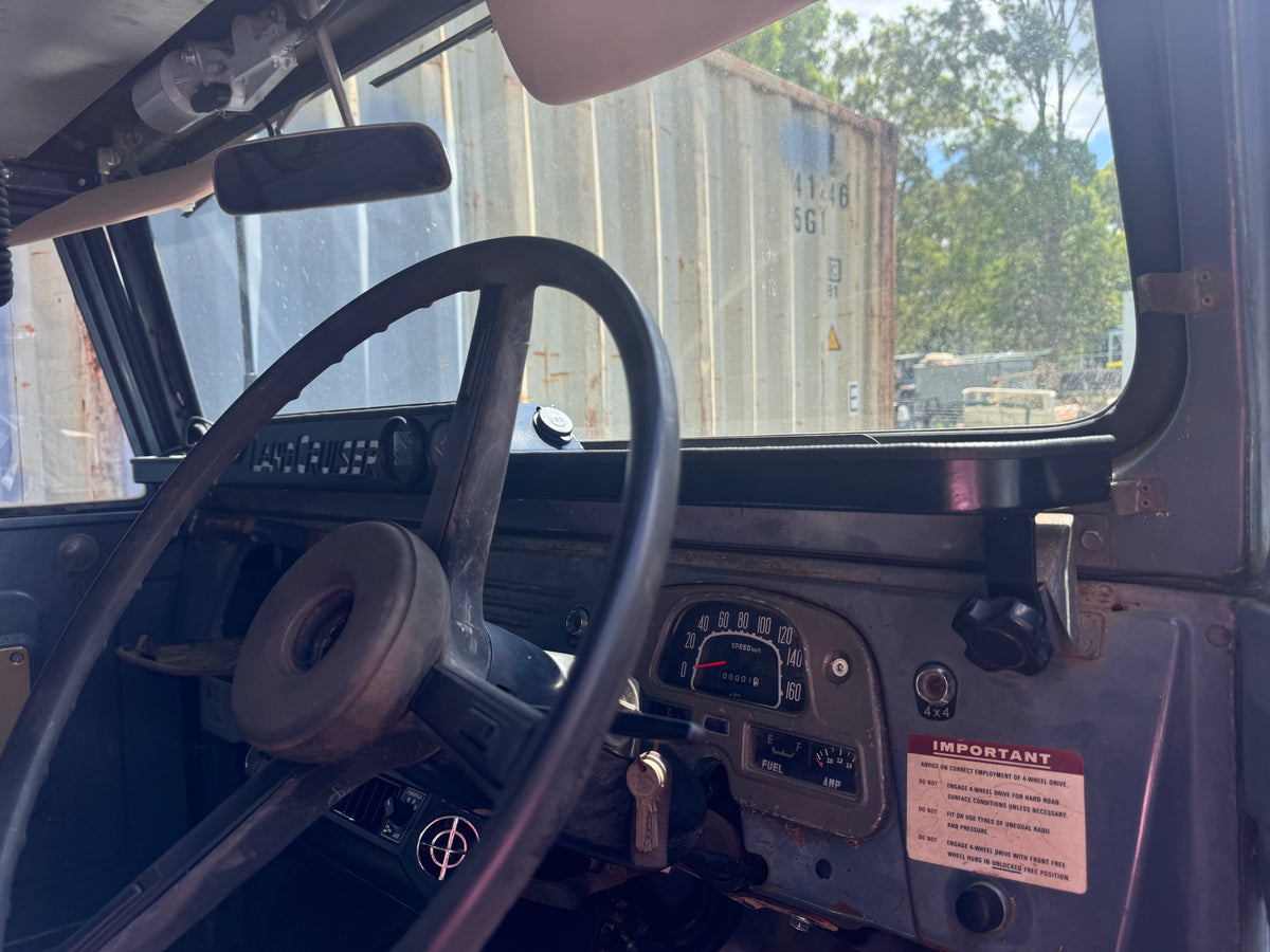 40 Series Dash Shelf – McKinnon's Cruisers