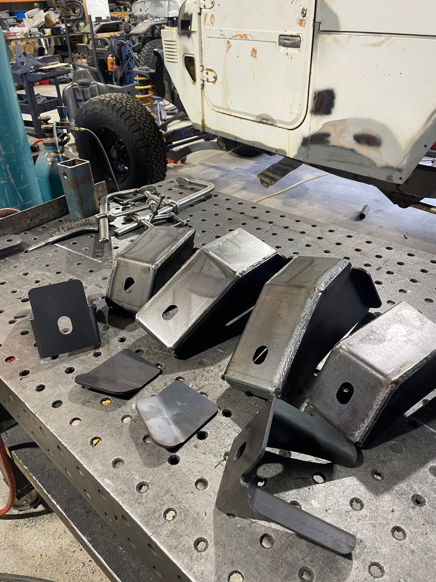 75/80 Ute Cab Mounts – McKinnon's Cruisers