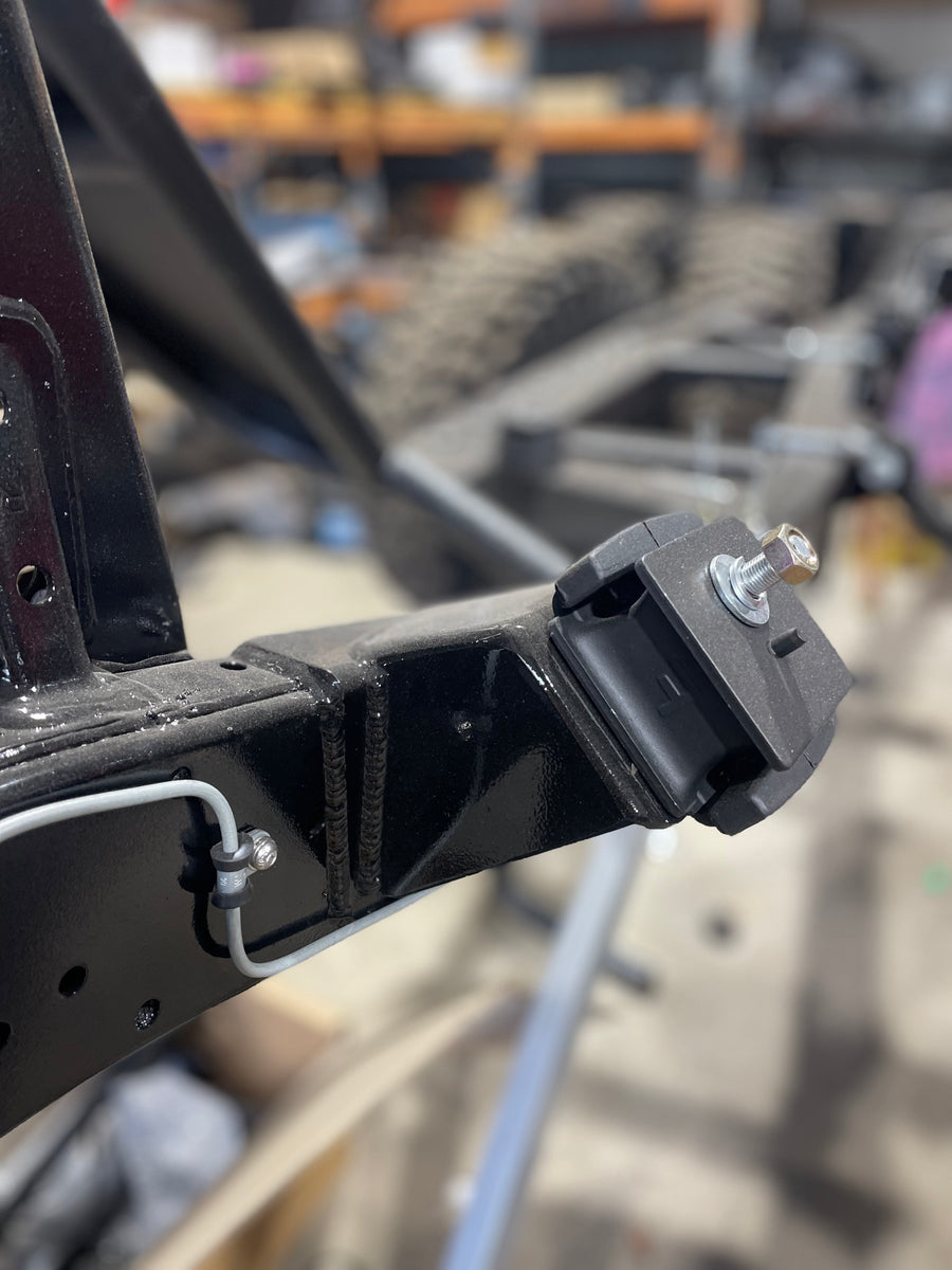 40/80 Engine Mount Ford Coyote – McKinnon's Cruisers